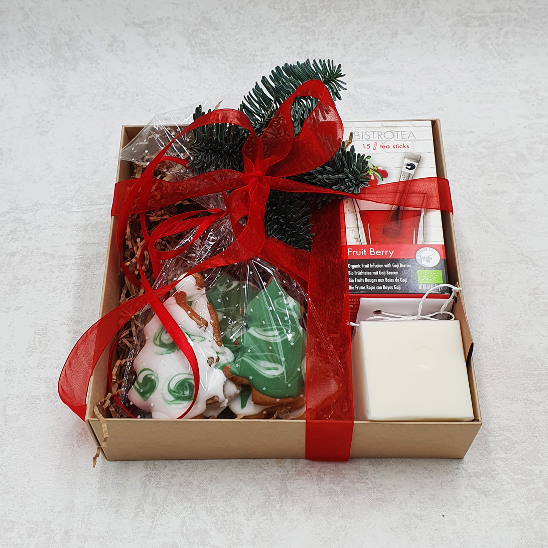 Kalėdinė dovanų dėžutė su ekologiška arbata ir natūralaus vaško kvapnia ...